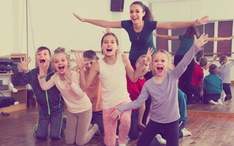A Quel Cours De Danse Inscrire Votre Enfant Paris Country Club